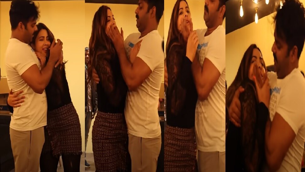Pawan Singh Khesari lal Yadav Sahar Afsha Shooting Video tried to kiss actress | खड़े देखते रहे ...