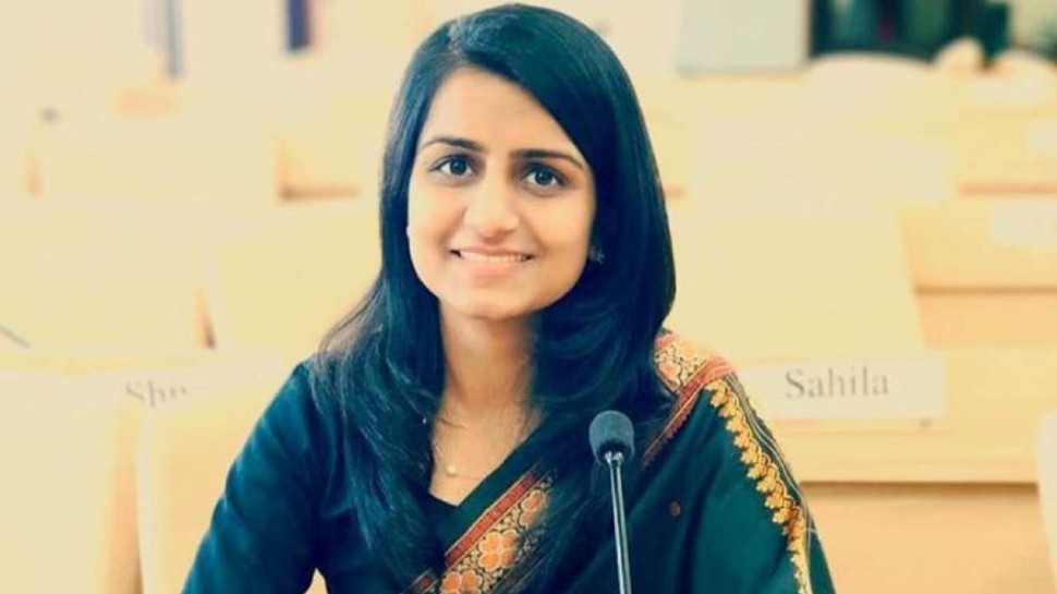 ias officer saumya sharma success story lost hearing power gave exam in 102 degree fever got all ...
