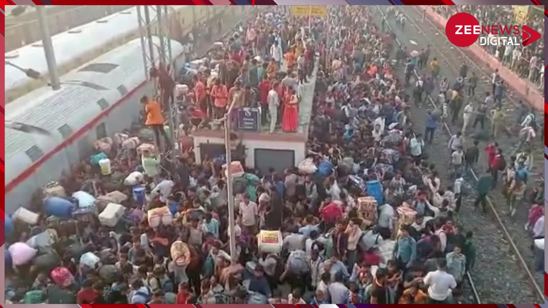 viral video of gujarat Udhna Junction surat crowd gathered for ...