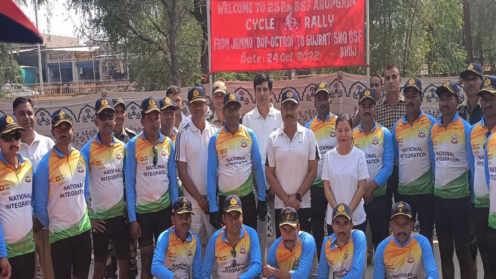 Giving the message of patriotism and peace BSF personnel cycle rally ...