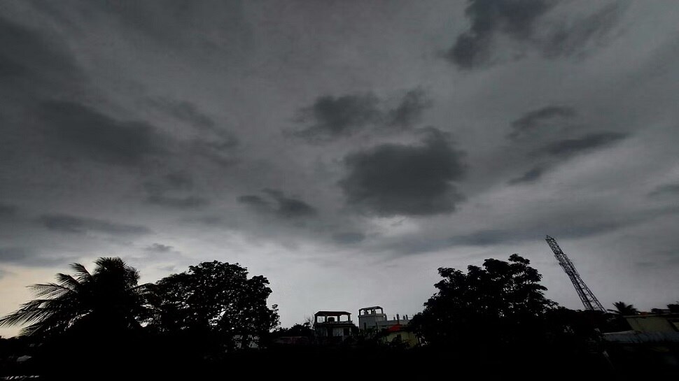 Bihar Weather Sitrang storm effect is visible in Bihar possibility of ...