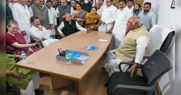 Kharge forms 47 member Steering Committee retains most from CWC htzs ...
