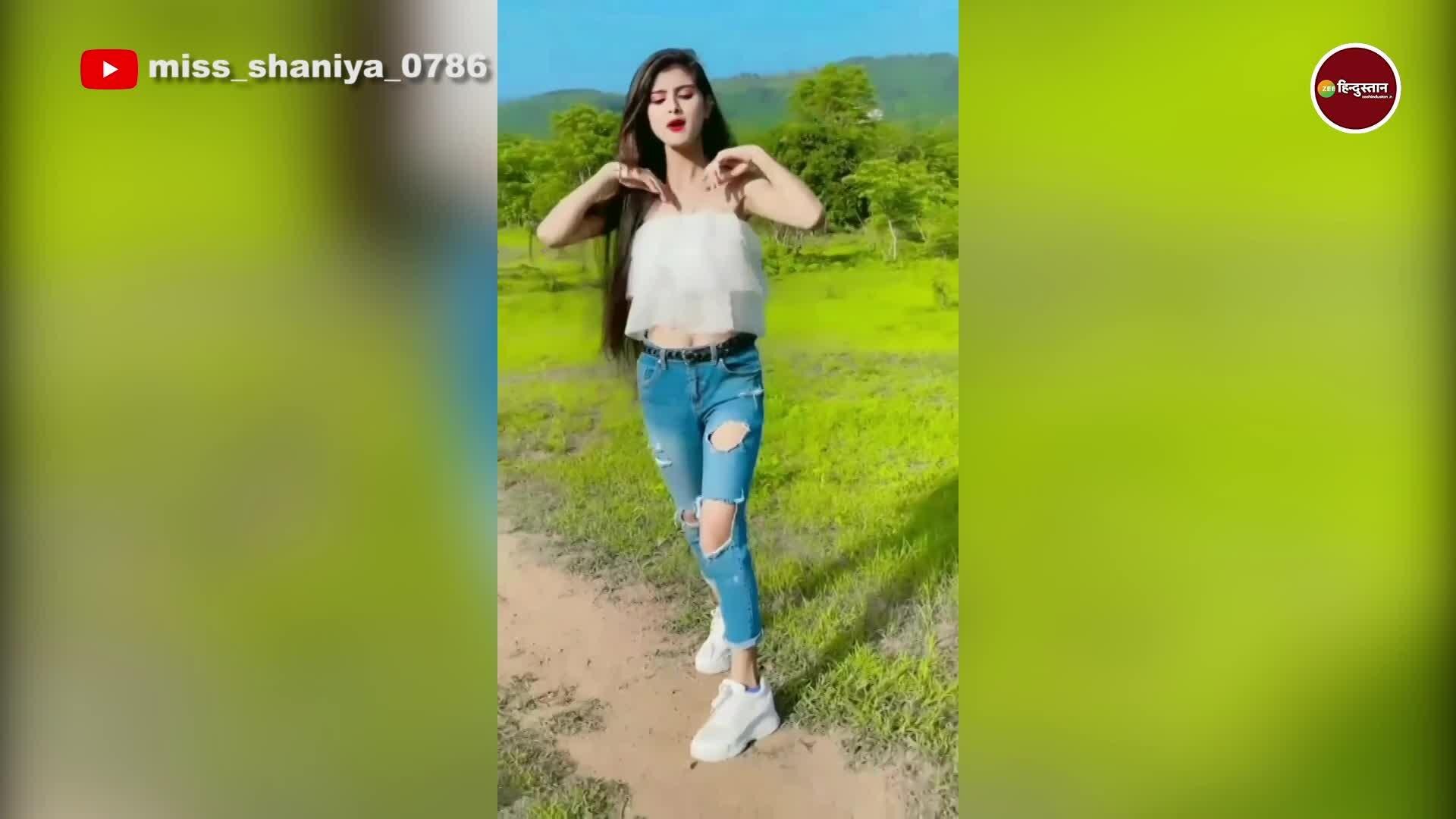 Desi Girl Dancing Like Peacock In Open Hair People Confused खुले
