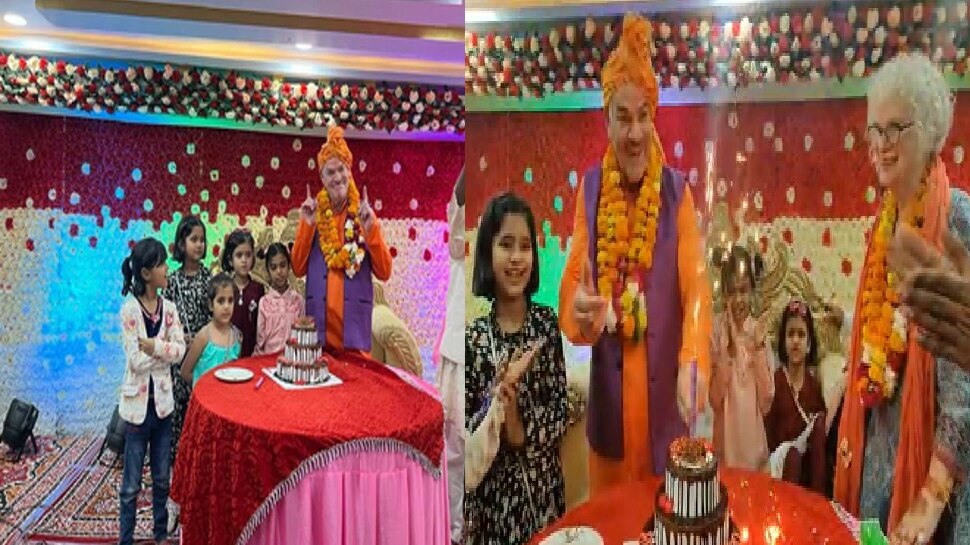 australian guest Brad Young like niwari orchha bundeli culture ...