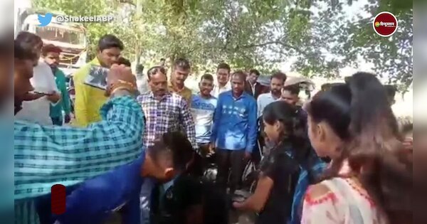 viral video of a girl beat with slipper in public on youth used to ...