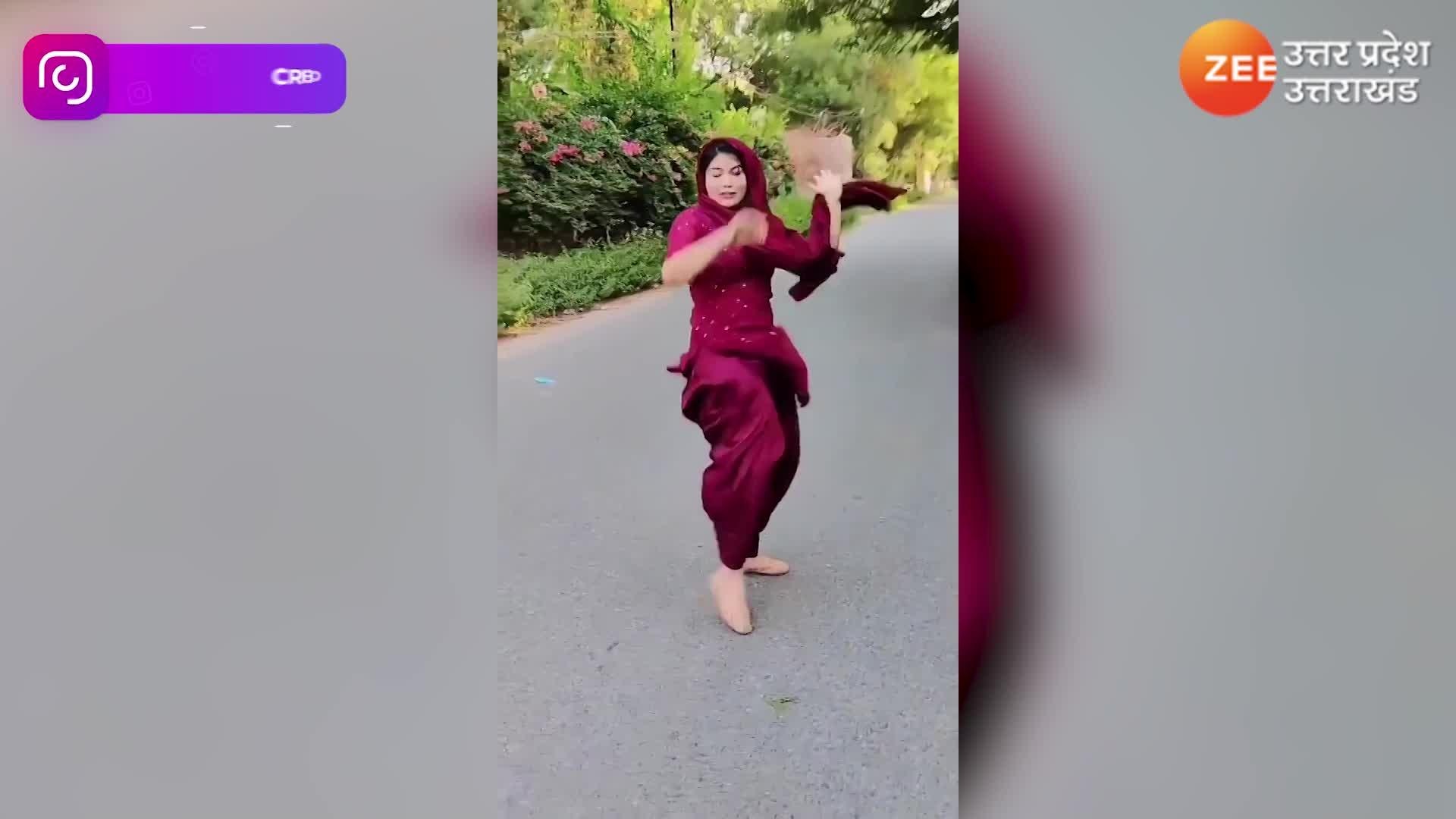 desi girl dance on Renu choudhary haryanvi song Sapna Choudhary ko ladki ne di takkar dhansu ...