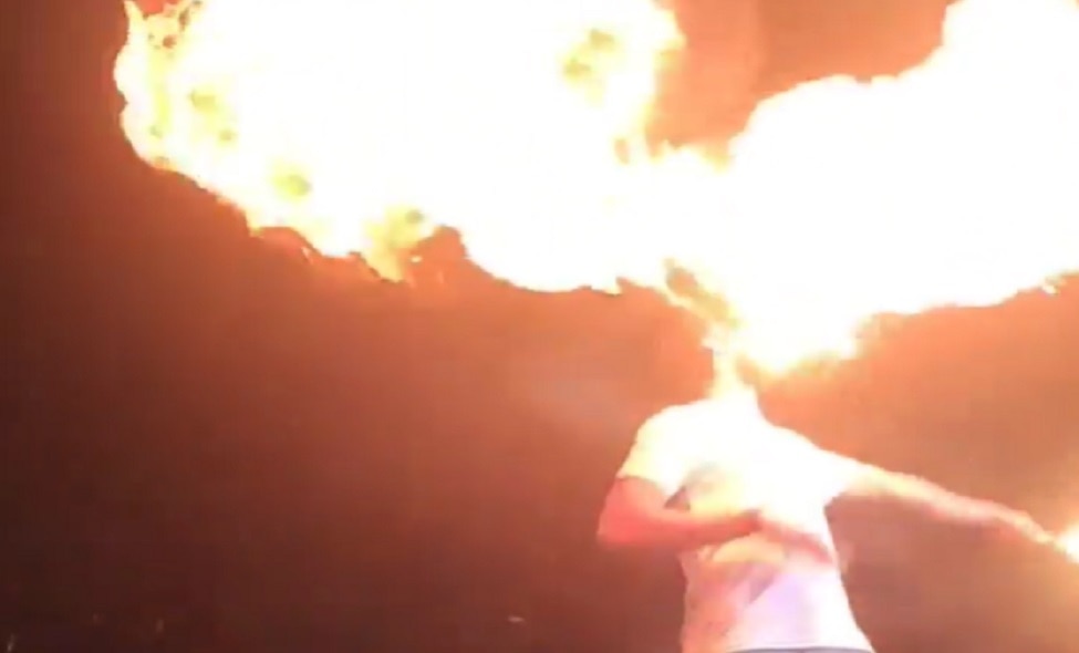 man face got fire and burnt while doing stunt by mouth people saved him ...