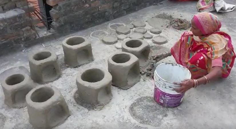 Unique service of Chhath Mata this Amma kalavati devi making and ...