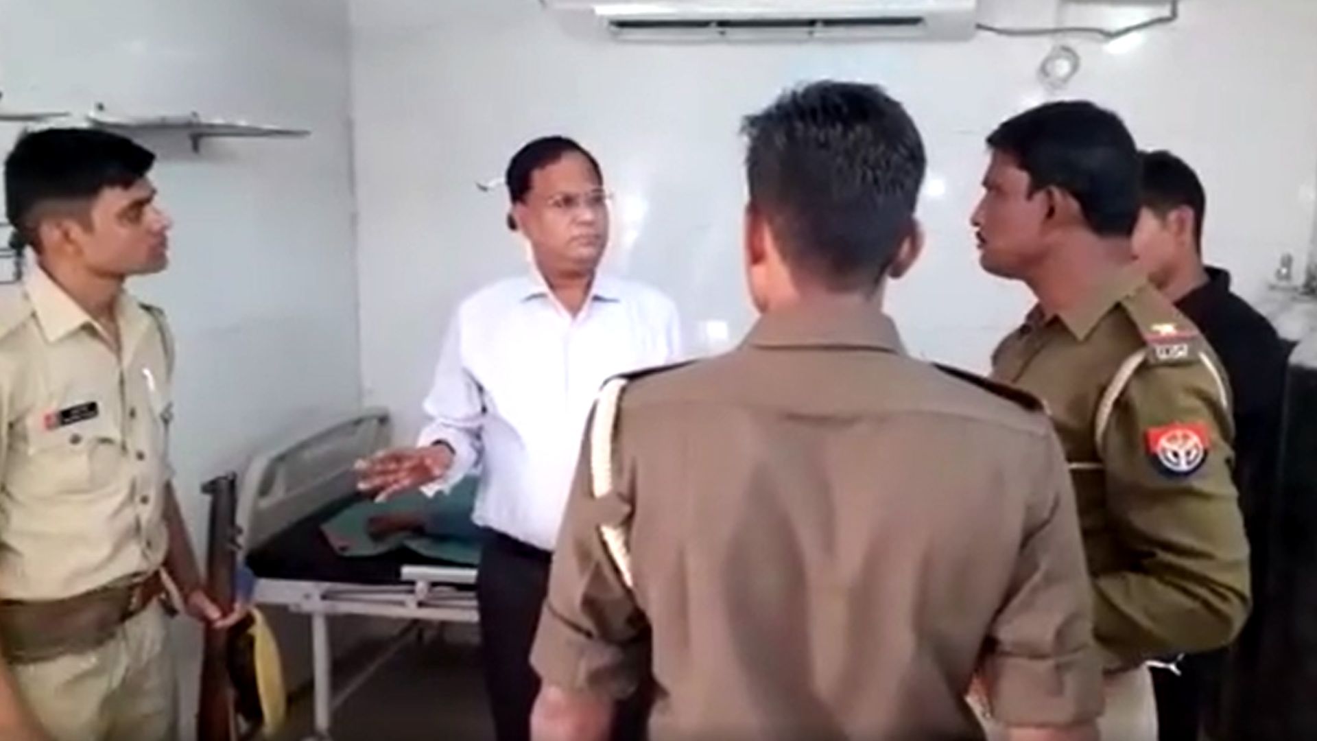 crime Mahoba Prisoner jail ate poisonous hair colour substance admitted ...