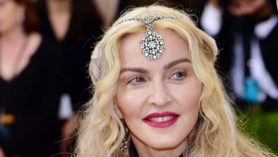 Madonna boldest Photoshoot poses without top on camera hot photos goes ...