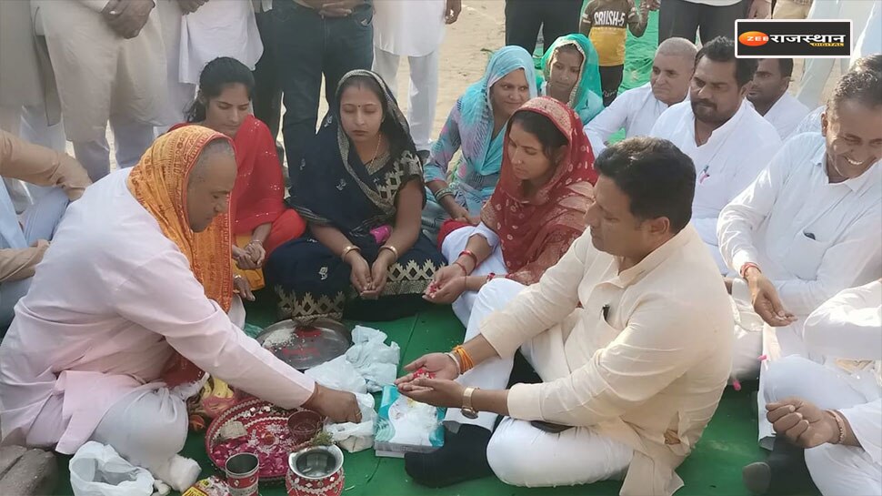 foundation of Gram Panchayat 3 STR and Ambedkar Bhawan was laid on ...