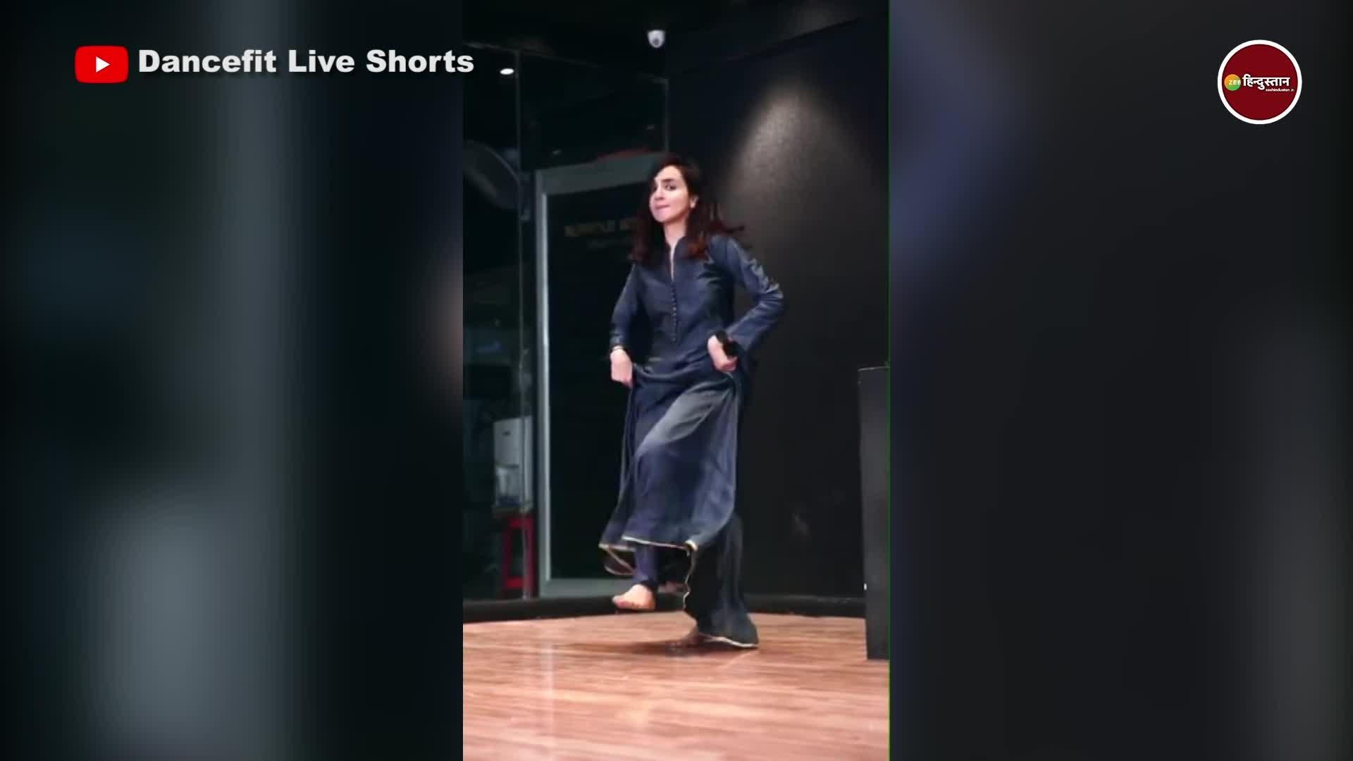 sapna video | चटक मटक गाने पर हरियाणवी छोरी का कमर तोड़ डांस, यूजर्स ...