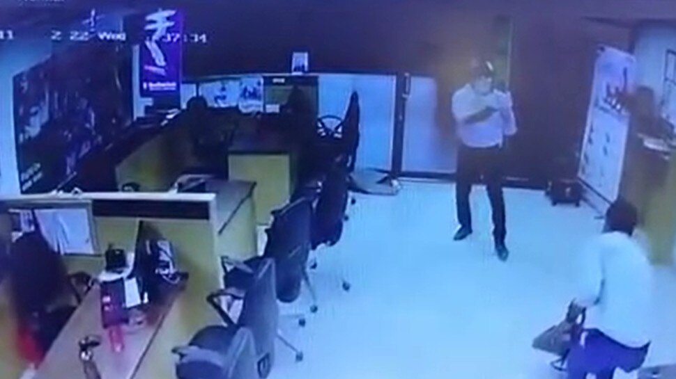 Gorakhpur Man comes to rob bank from which had taken loan revolver ...