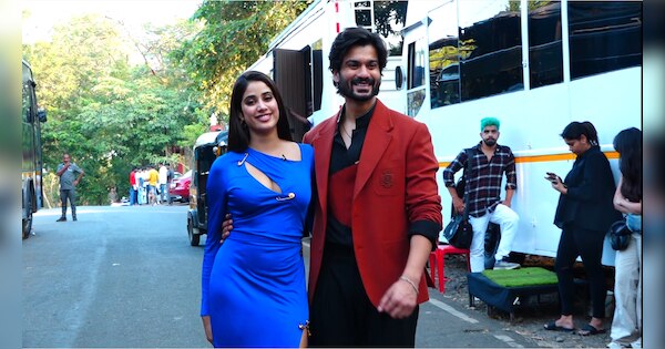 janhvi kapoor hottest look in bold dress put safety pin to get safe ...