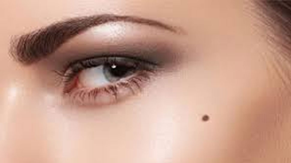 mole on this part of body tells about sharp super genius brain | Moles ...