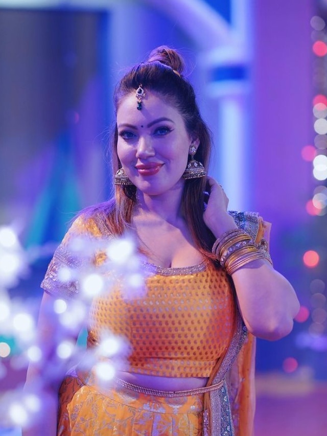 TMKOC fame Babita ji aka Munmun Dutta Yellow Lehenga Photoshoot see here | TMKOC की 'बबीता जी ...