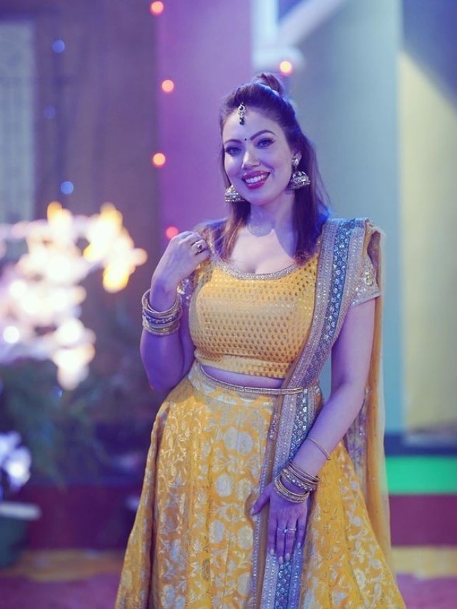 TMKOC fame Babita ji aka Munmun Dutta Yellow Lehenga Photoshoot see here | TMKOC की 'बबीता जी ...