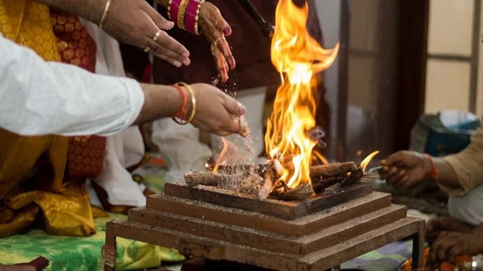 Havan Ki Rakh ke Fayde Benefits of ashes of Havan how to please Maa ...