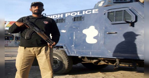 Five cops killed as over 150 dacoits attack police camp in Pakistan ...