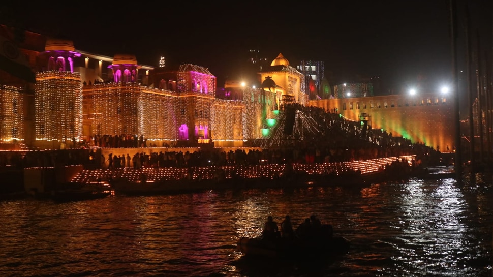 Dev Diwali 2022 Devlok in Kashi Ghats lit up with lakhs of lamps watch ...