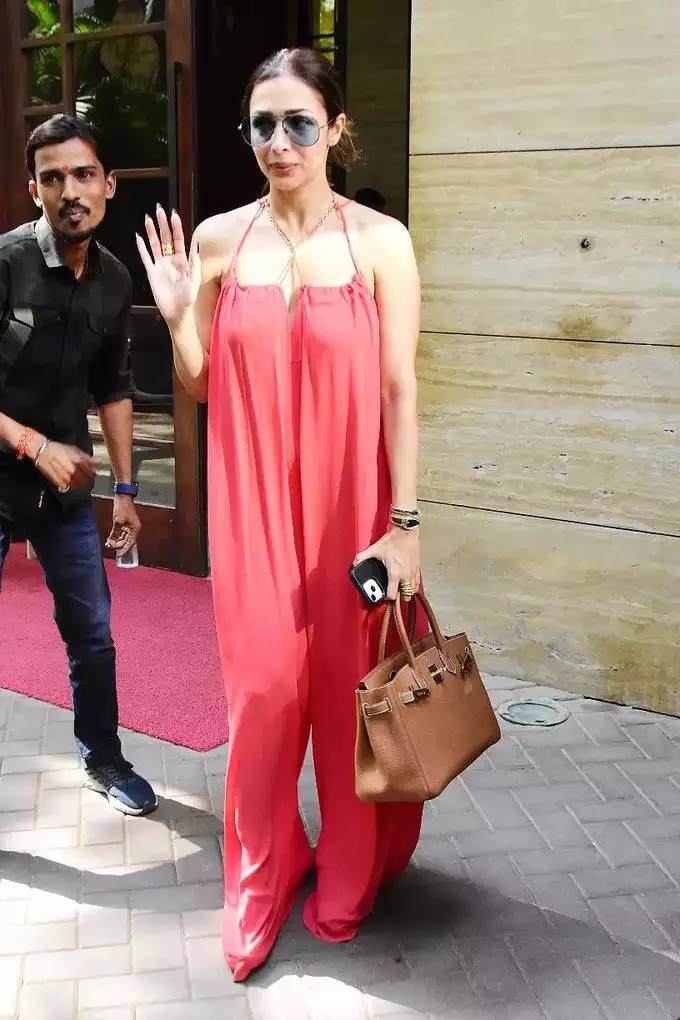 Malaika Arora latest look viral as the actress spotted in mumbai in too ...