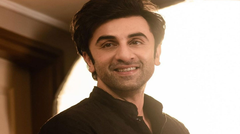 Ranbir Kapoor daughter born first pic after becoming father of actor ...