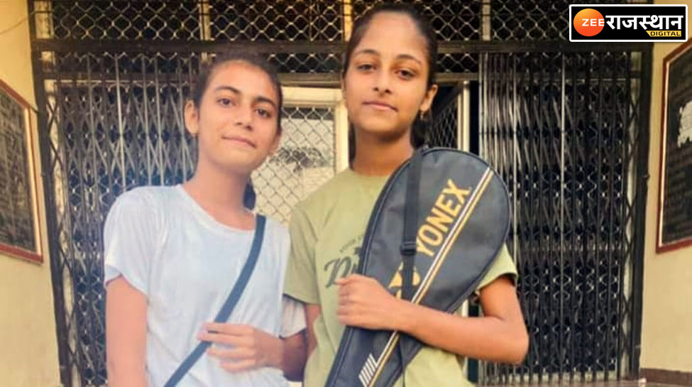 Mhari Choriyan Chhoro Se Kum Hai Ke chest of people of Badi Saadi ...