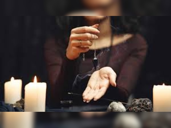 Vashikaran: किसी भी स्त्री या पुरुष को पाने के लिए अपना लें ये वशीकरण ...