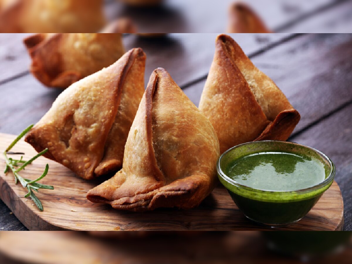 try delhi best street food Chole Bhature Golgappe dahi bhalle of these ...