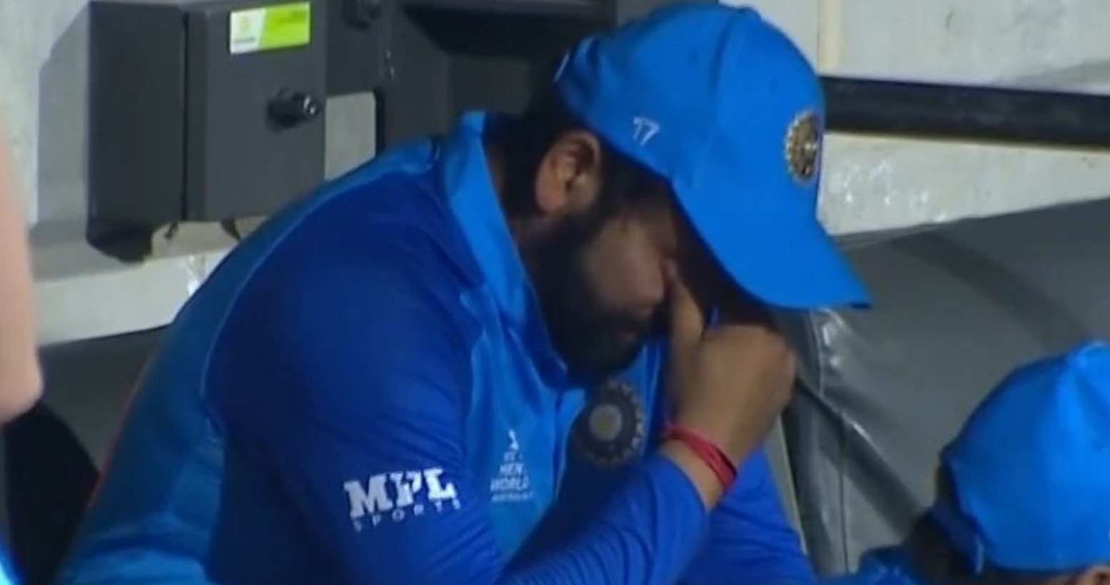 T20 World Cup 2022 rohit sharma crying after lost to england in ...