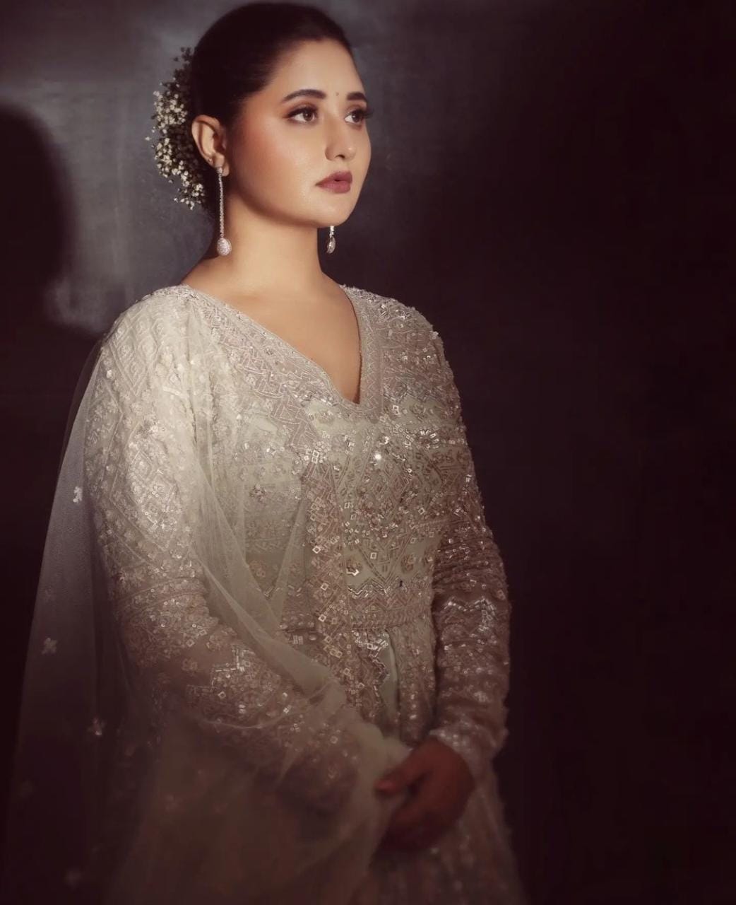 Bhojpuri Actress Rashmi Desai Shared Anarkali Suit Killer Bold Pose ...