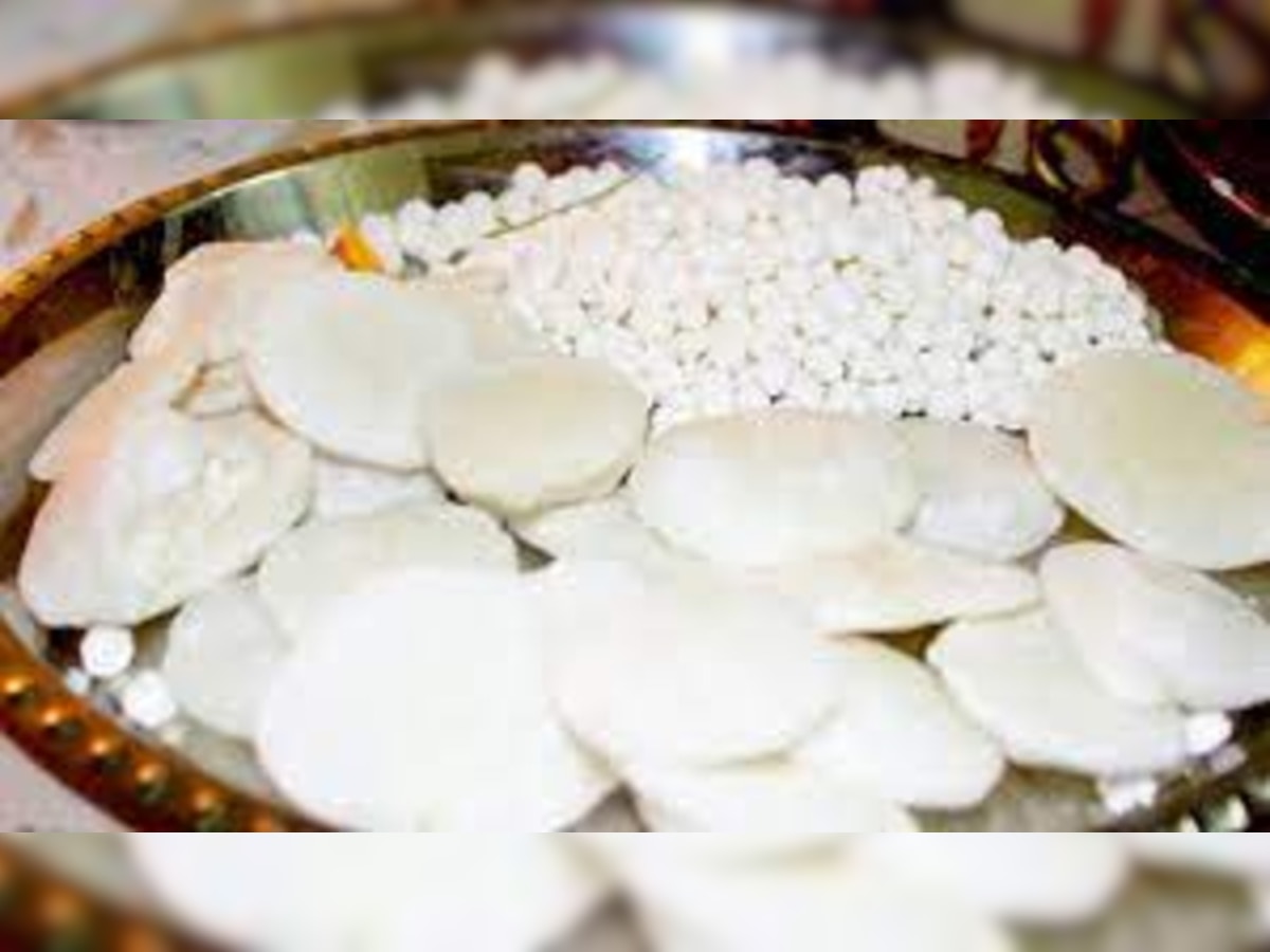 Maa Lakshmi Bhog: शुक्रवार को लगा दें मां लक्ष्मी की प्रिय चीजों का भोग ...