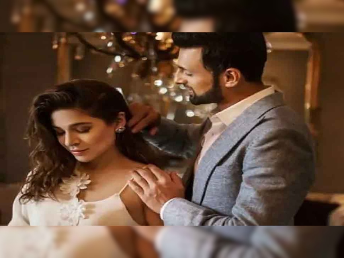 Romantic bold photos Pakistani actress ayesha omar with Shoaib Malik viral Sania Mirza divorce ...