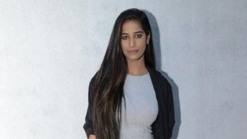 Poonam Pandey spotted in the stylish look video goes viral on instagram ...