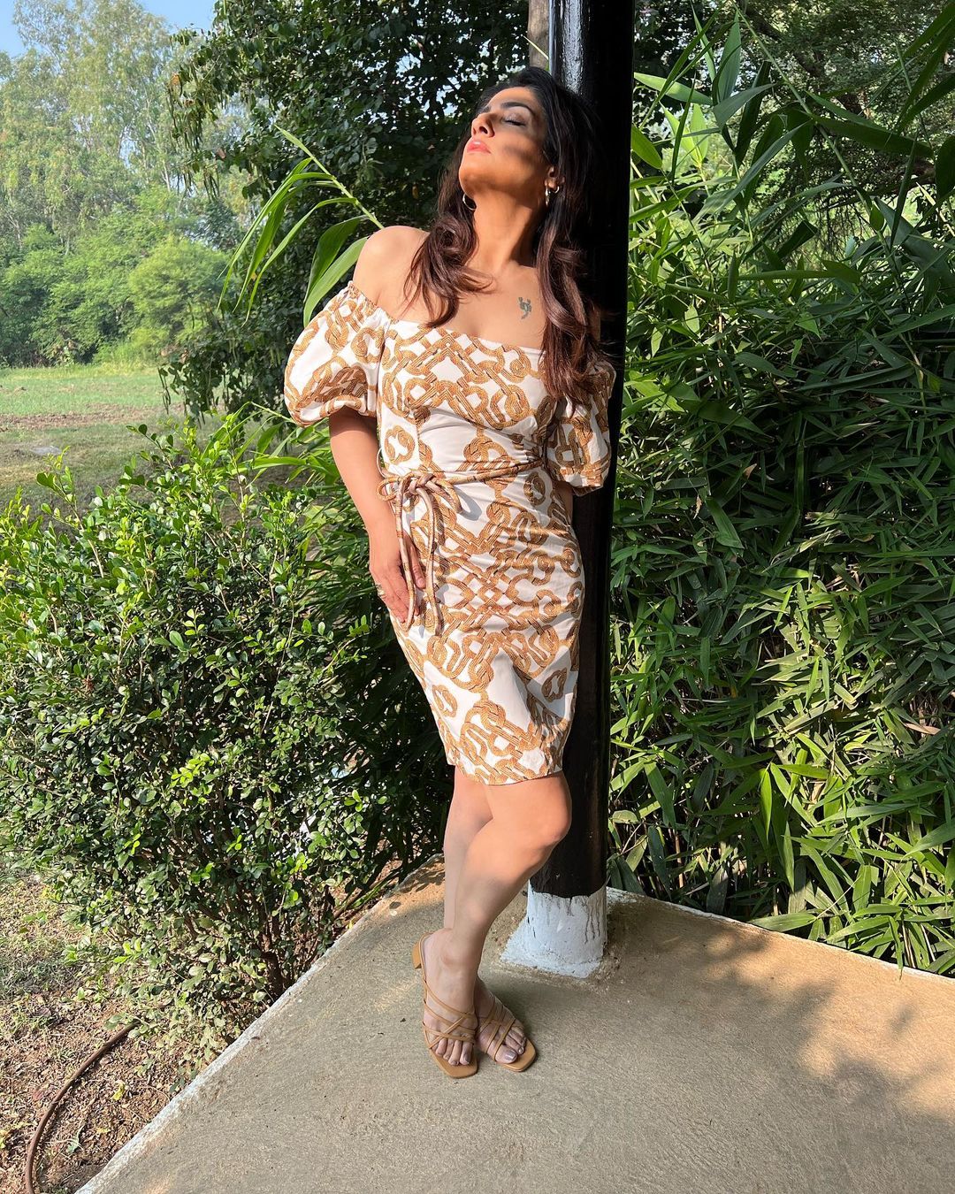 Raveena Tandon latest photo shoot at 48 are too bold to handle ...