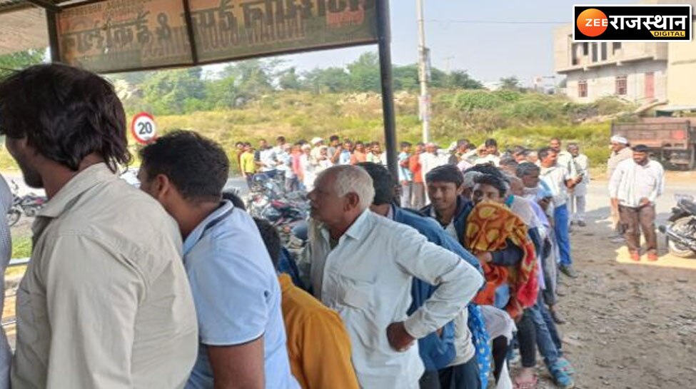 Bansur Queue for urea farmers upset due to non availability of ...