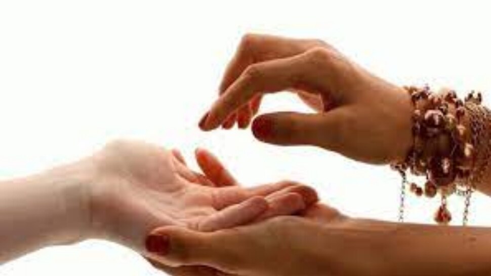 These lucky signs in hand can change the fortune know meaning hastrekha ...