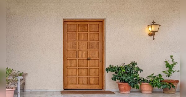 Vastu Tips main door vastu rules mukhya dwar ko lekar vastu ke niyam ...