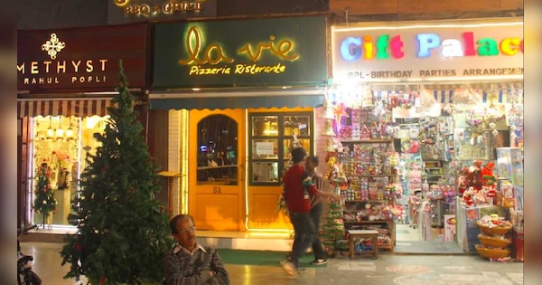 Who is Khan in Delhi Khan Market shopping Delhi Khan history Know special things about delhi ...