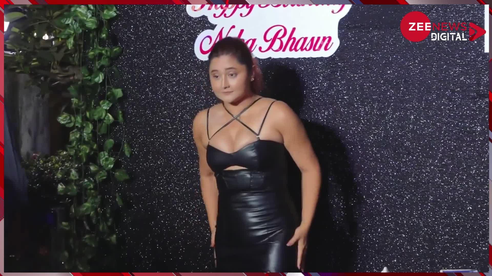 Rashmi Desai ran away in very tight bold dress while posing for ...