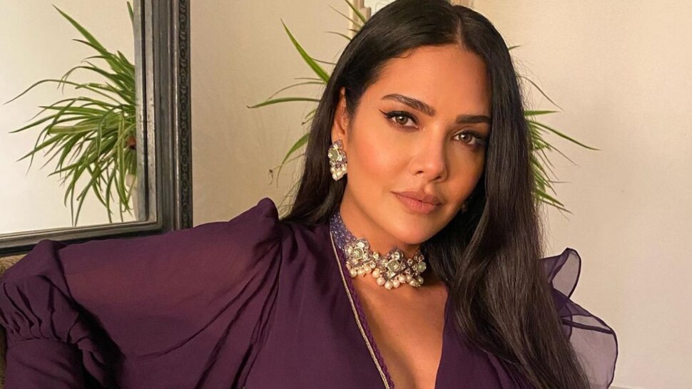 Esha Gupta crosses bodlness limit shared too much hot photo from ...