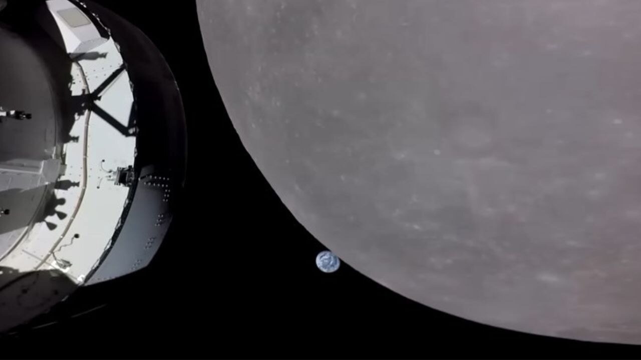 orion spacecraft Beautiful earth from moon NASA spacecraft captured the amazing artemis moon ...