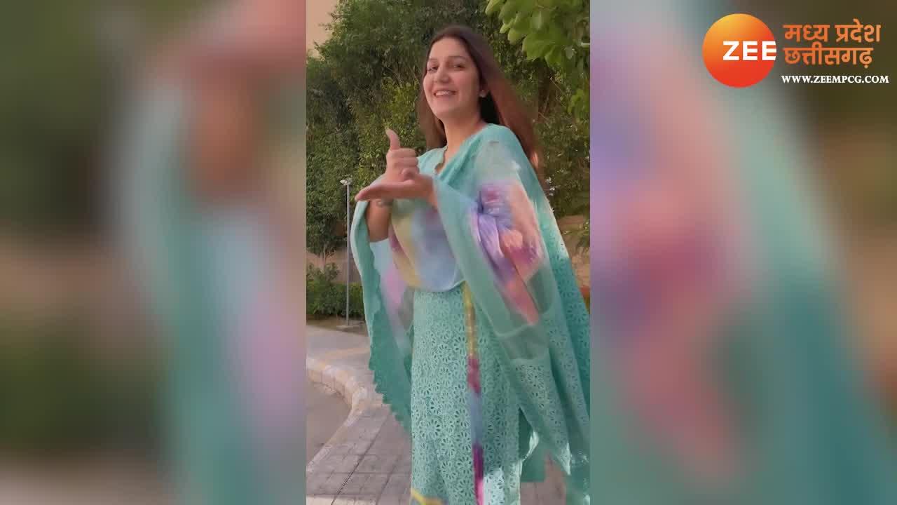 sapna choudhary ka dance in Gaam Ki Bahu on swimming pool haryanvi ...