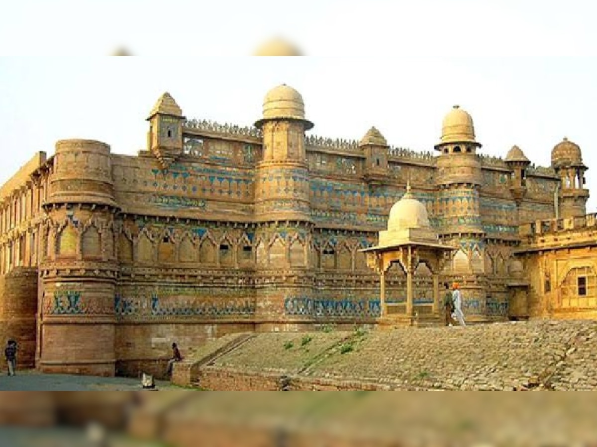 top 10 famous tourist places in Gwalior with family friends couples ...