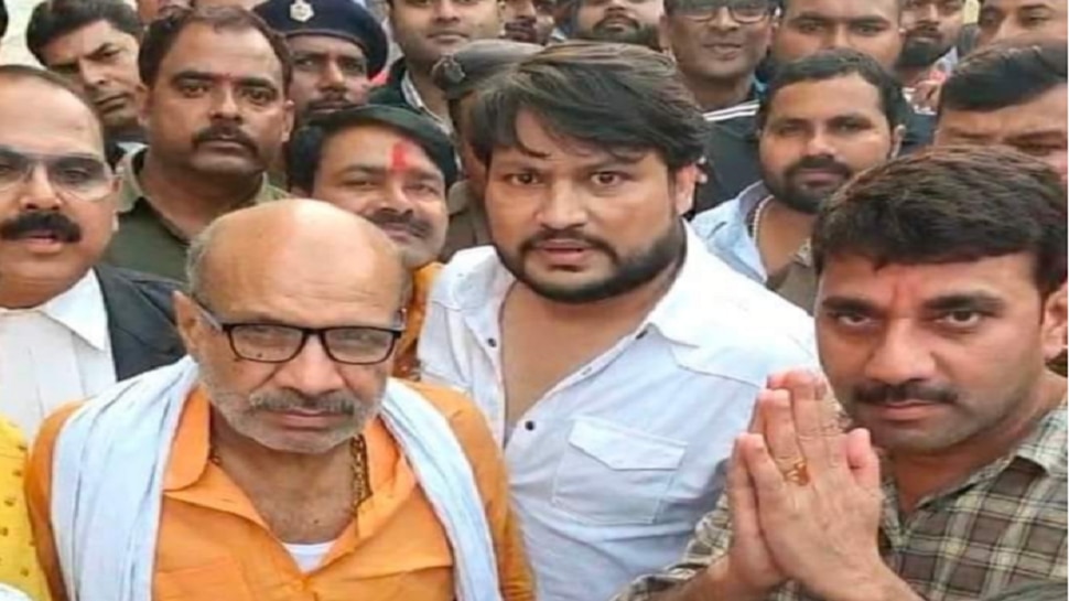 Satish Pandey released from jail in triple murder case Gopalganj court ...