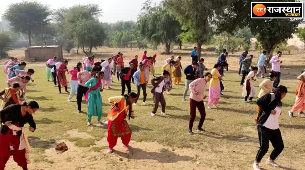 Girls taking self defense training to prevent criminal incidents in ...
