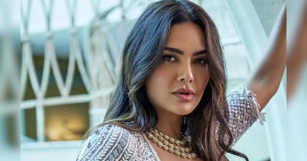 Esha Gupta flaunts her curvy figure in Thigh high slit one shoulder ...