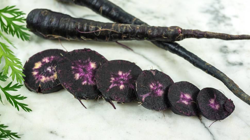 benefit of Black Carrot in winter gajar ke fayde for better eye sight ...