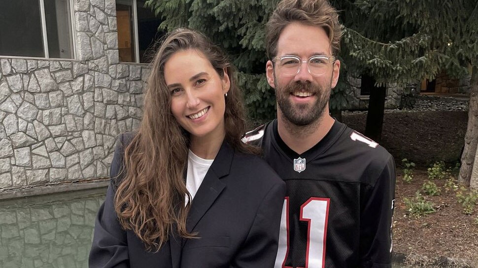 Woman can see and talk to Ghosts, Lydia Thomas claims having Super ...