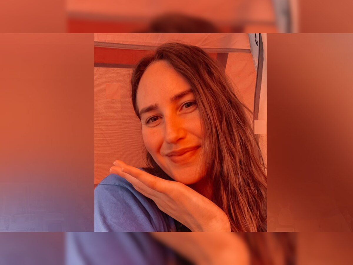 Woman can see and talk to Ghosts, Lydia Thomas claims having Super ...